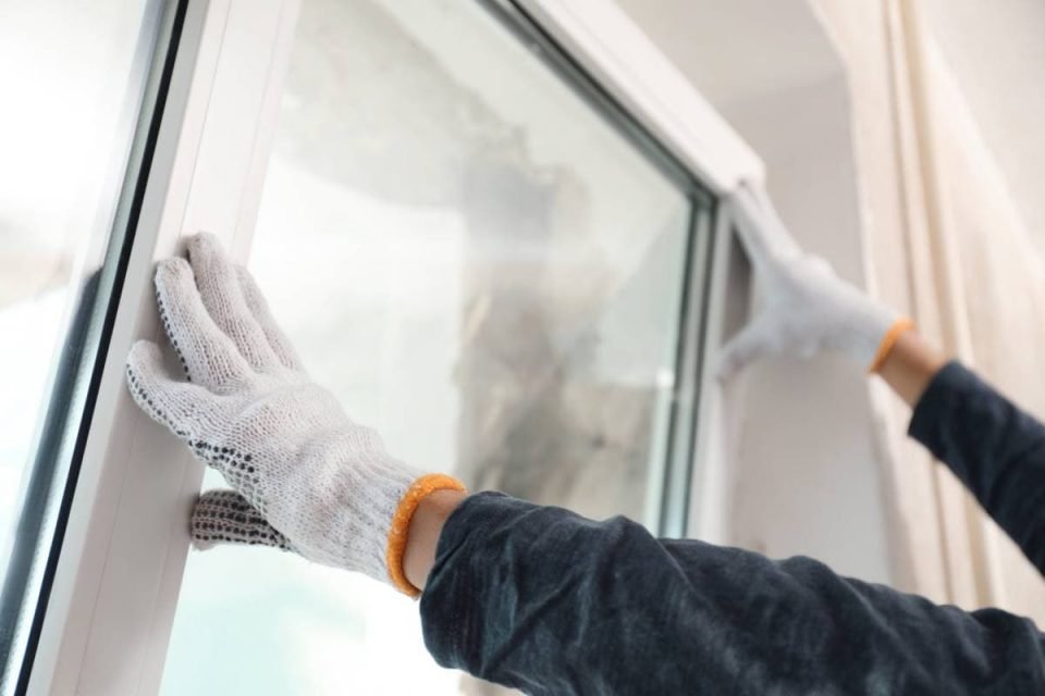 4 Best Soundproof Window Shades & Noise-Reducing Treatments